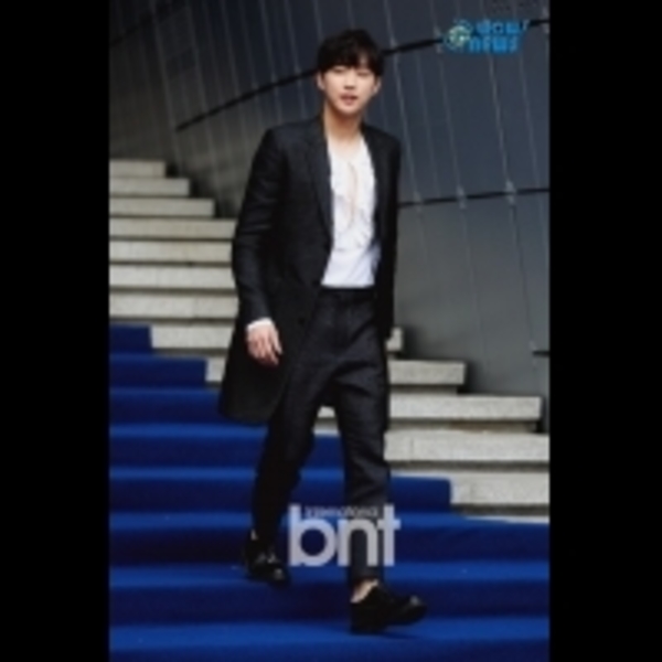 B1A4振永等出席時裝周 休閑西裝潮範十足 - ENews新聞網